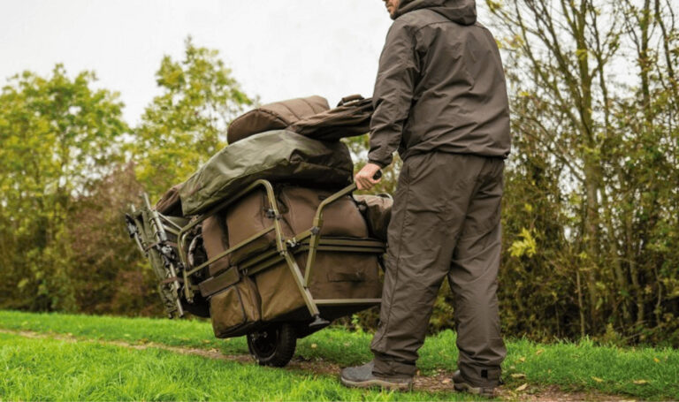 How to Load a Carp Barrow - Carp Squad